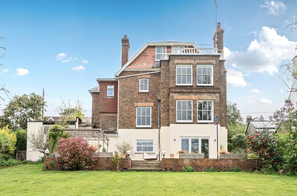 London Road, Balcombe 6 bed detached house for sale - £1,600,000