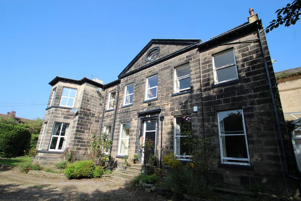 Allerton Lodge Flats, Falkland Mount... 2 bed flat - £795 pcm (£183 pw)