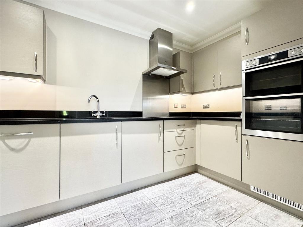 Emerson Park, Rowhill Road, Hextable... 1 bed flat for sale - £365,000