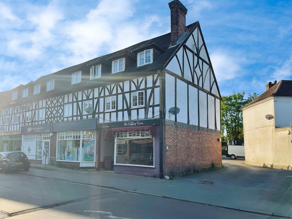 Godalming GU7 Hairdresser and barber shop for sale - £155,000