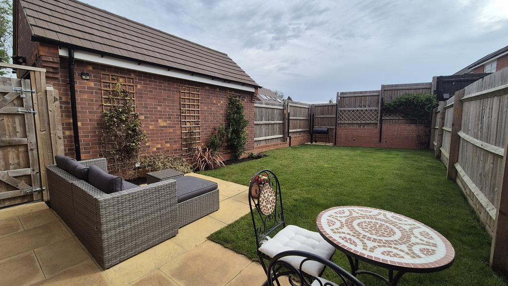 Lime Grove, Bishops Itchington, CV47 3 bed semi-detached house - £325,000