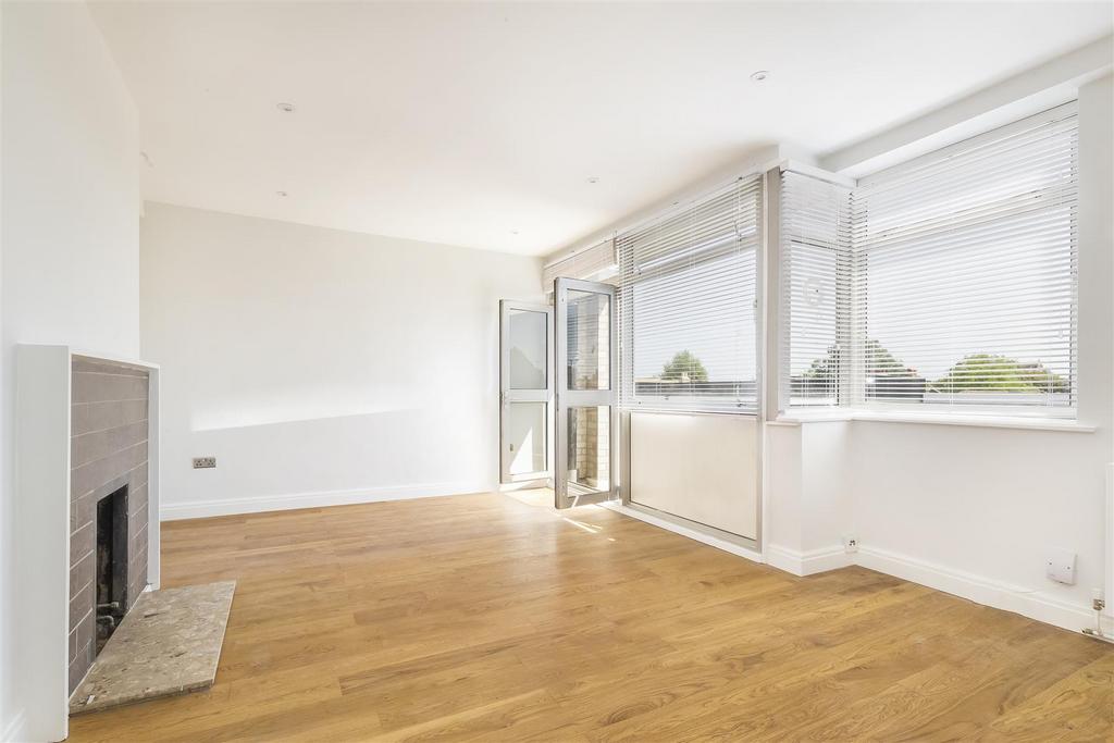 Lainson Street, Southfields, SW18 3 bed flat to rent - £2,297 pcm (£530 pw)