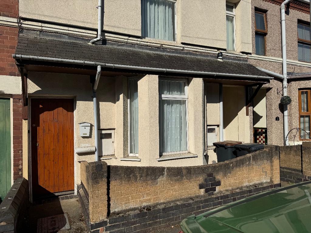 Glebe Road, Nuneaton 2 bed flat - £750 pcm (£173 pw)