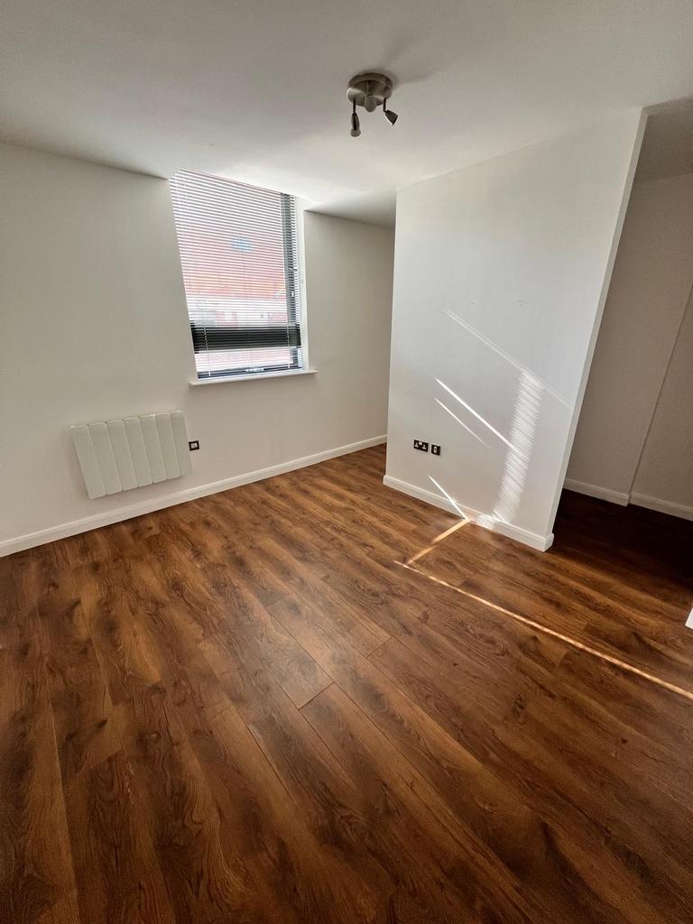 Bromham Road, Bedford MK40 1 bed flat to rent - £1,050 pcm (£242 pw)