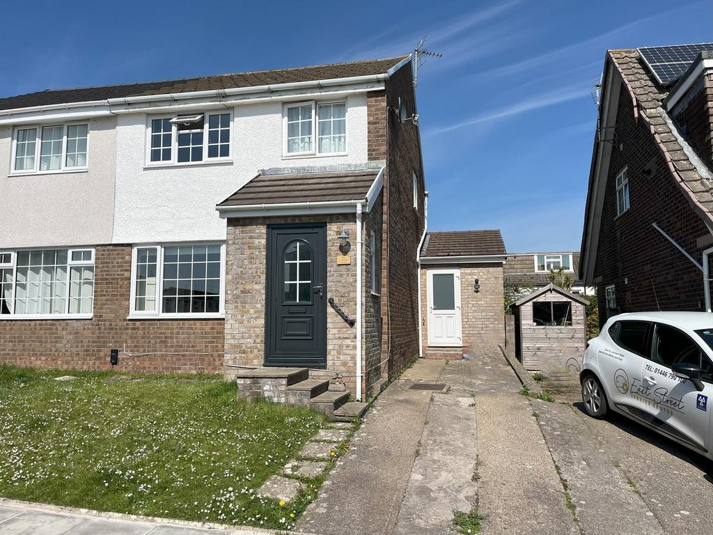 Cambrian Avenue, Llantwit Major, CF61 3 bed semi-detached house for ...