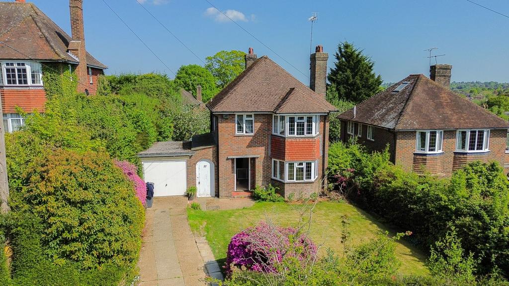 Wickham Way, Haywards Heath, RH16 3 bed detached house for sale - £750,000