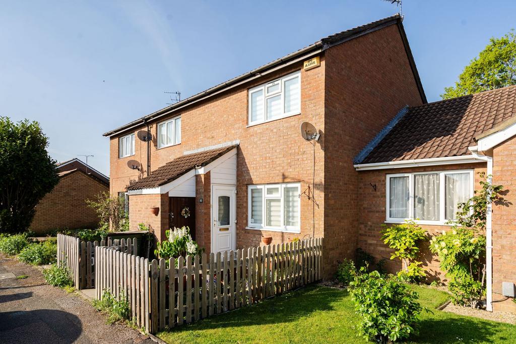 Enborne Close, Aylesbury HP21 2 bed terraced house for sale - £290,000