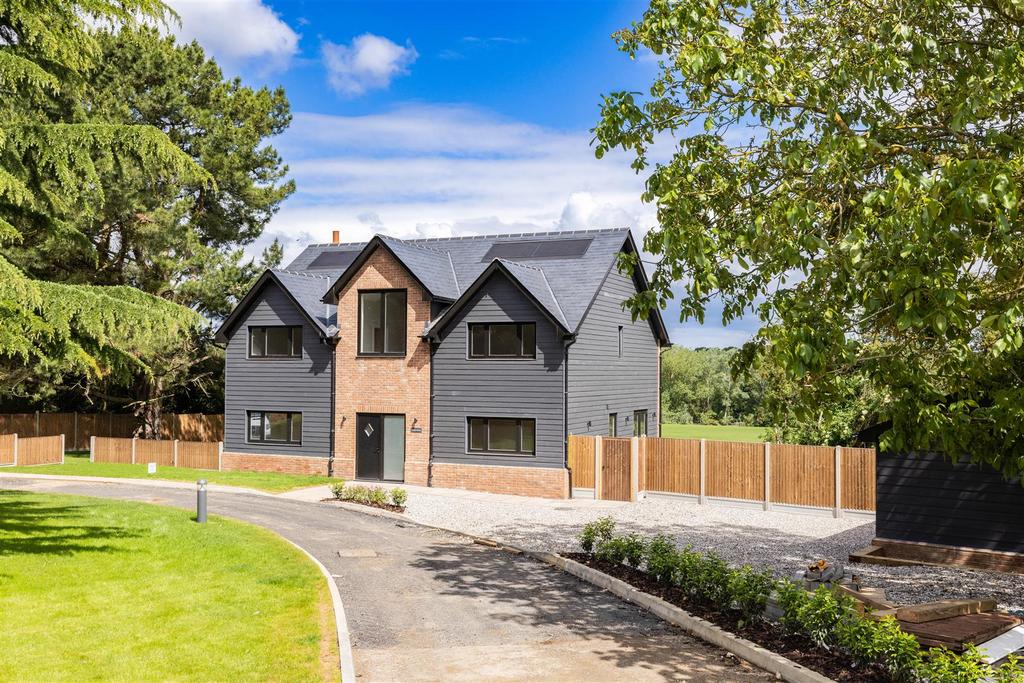 Sparlings Farm, Chelmsford Road, Dunmow 4 bed detached house for sale ...