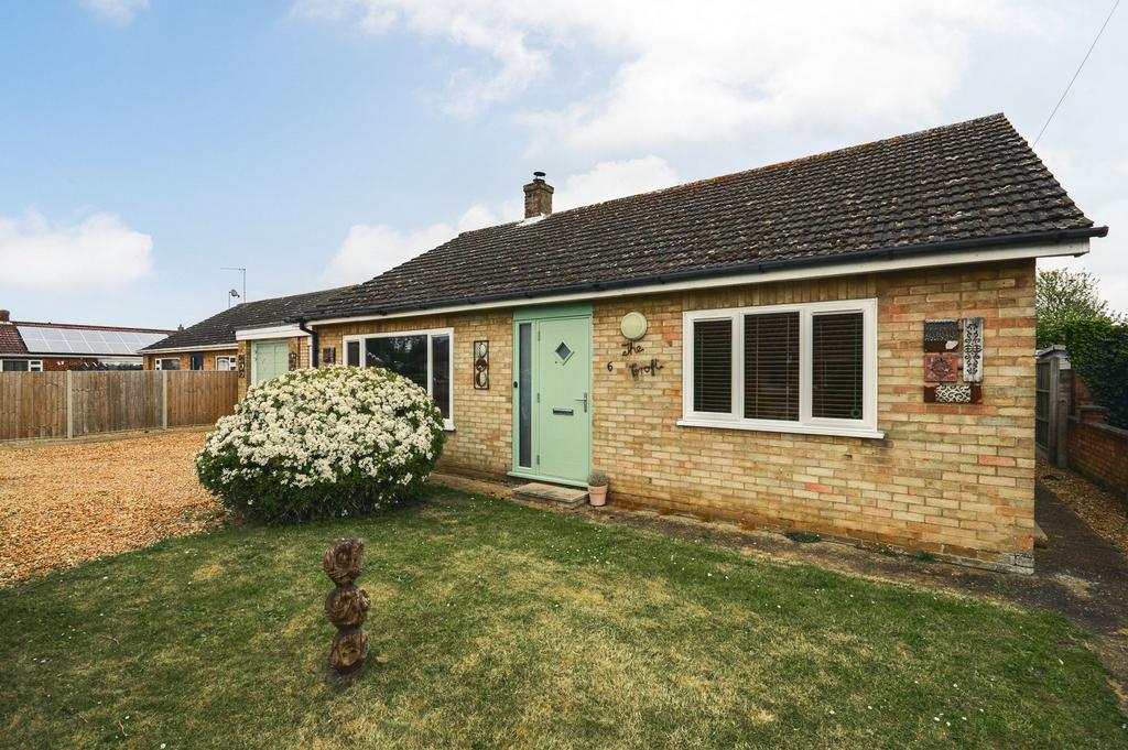 Malthouse Close, Heacham, PE31 2 bed detached bungalow - £1,450 pcm (£ ...