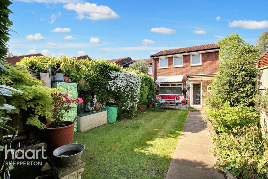 Magdalene Road, Shepperton 3 bed end of terrace house for sale - £550,000