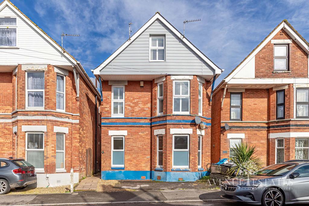Wolverton Road, Bournemouth BH7 2 bed flat for sale - £200,000