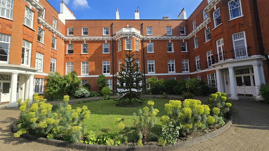 Elgin Court, Elgin Avenue... 3 bed flat for sale - £825,000