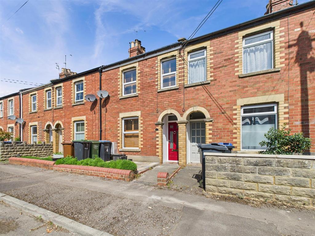 Hawthorn Road, Chippenham SN15 2 bed terraced house - £290,000