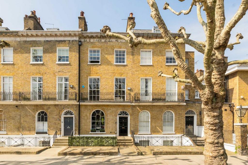 Hamilton Terrace, London NW8 4 bed house - £12,567 pcm (£2,900 pw)
