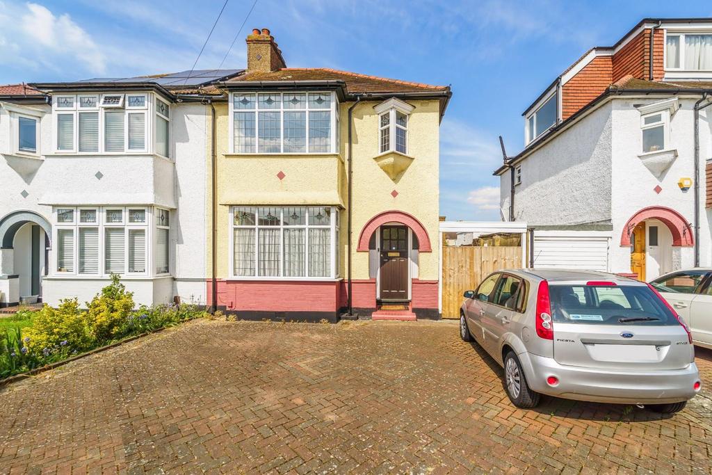 Farm Way, Worcester Park 3 bed semi-detached house for sale - £625,000
