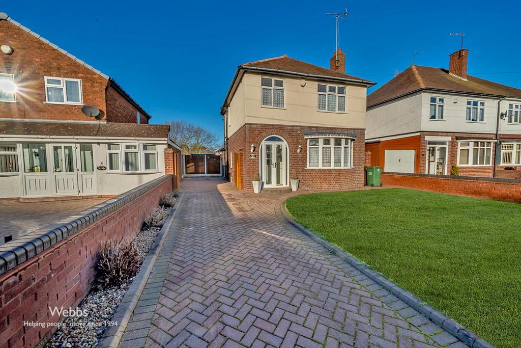 Rumer Hill Road, Cannock WS11 3 bed detached house - £270,000