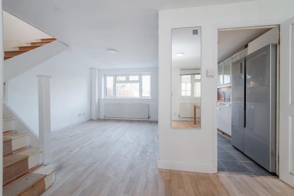 Marshalls Close, New Southgate N11 3 bed house for sale - £480,000