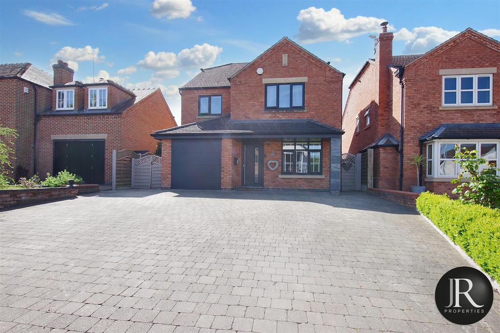 West Butts Road, Rugeley WS15 5 bed detached house for sale - £700,000