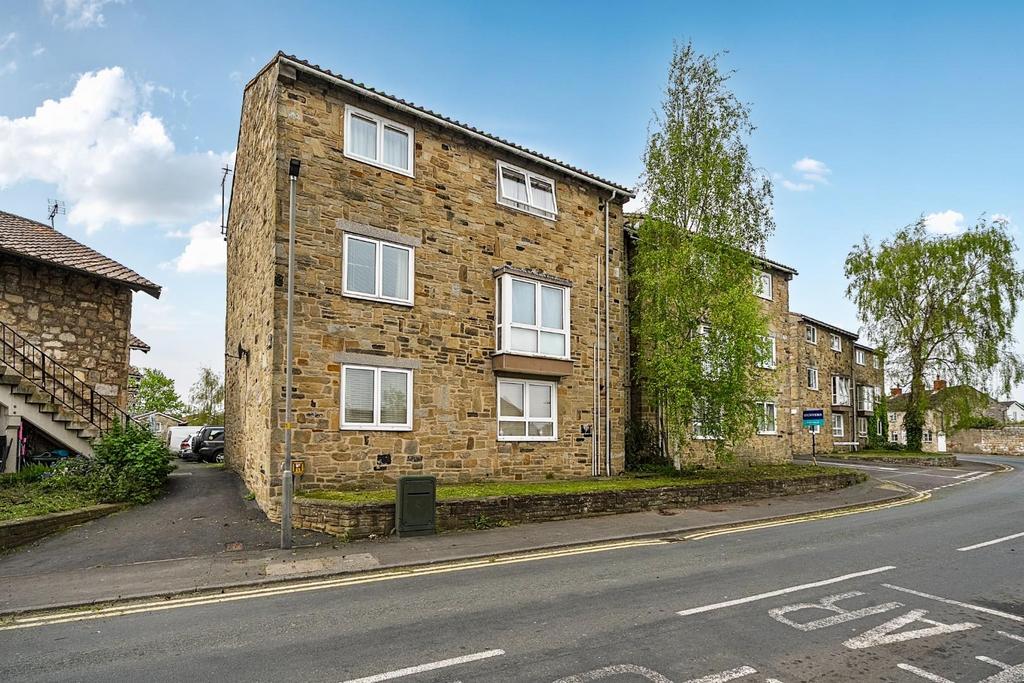 Roman Close, Tadcaster 2 bed house for sale - £135,000