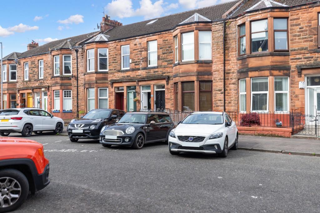 Drumoyne Avenue, Linthouse G51 2 bed flat - £170,000