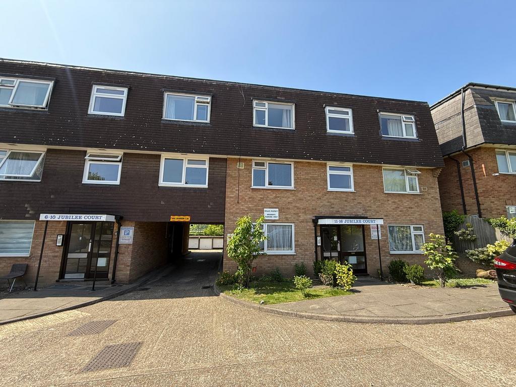 Jubilee Court, Preston Road, Harrow, HA3 1 bed flat - £1,300 pcm (£300 pw)
