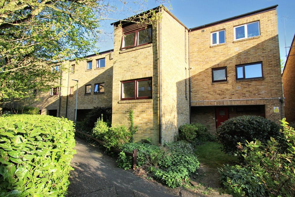 Lawn Road, Uxbridge, UB8 1 bed flat - £240,000