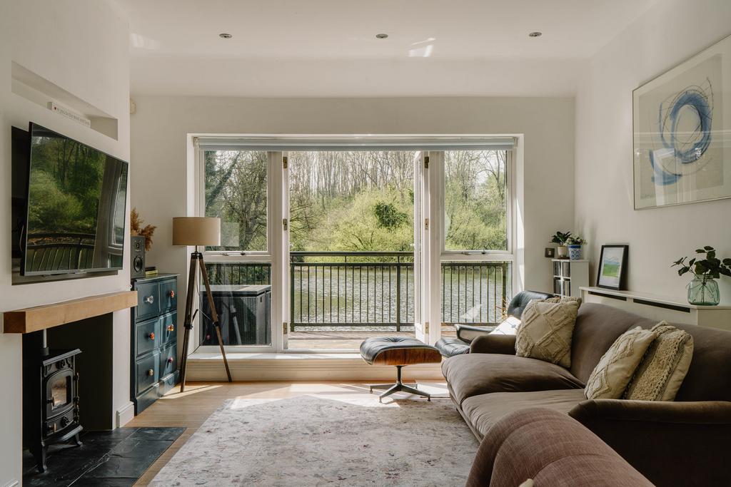 Hayle Mill, Hayle Mill, Maidstone, Kent 3 bed duplex - £390,000