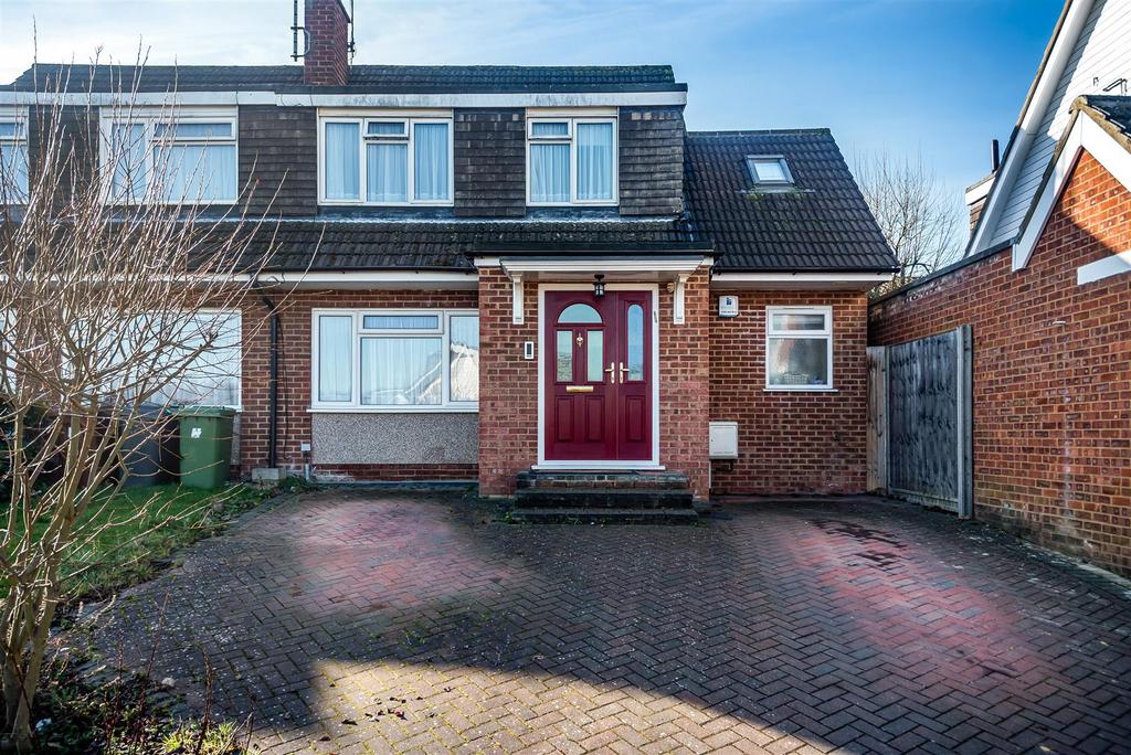 Spring Crofts, Bushey WD23 3 bed semi-detached house - £625,000