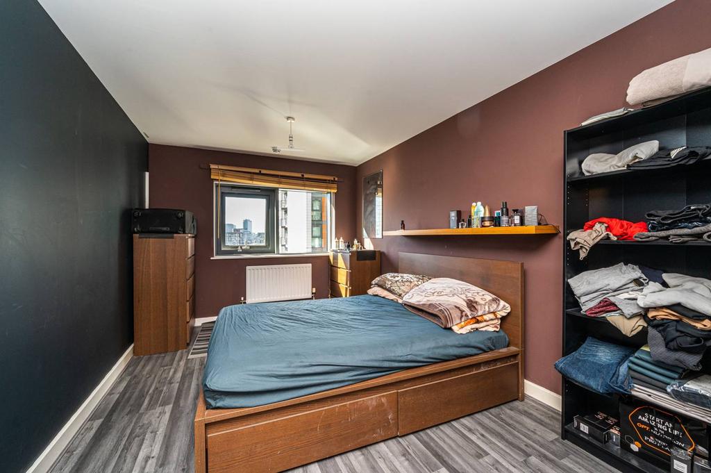 Proton Tower, E14, Docklands, London... 2 bed flat for sale - £450,000