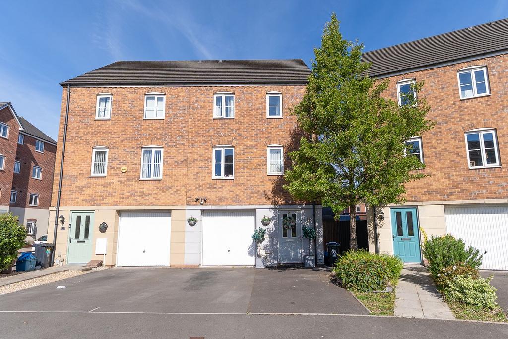 Lysaght Avenue, Newport, NP19 3 bed semi-detached house for sale - £260,000