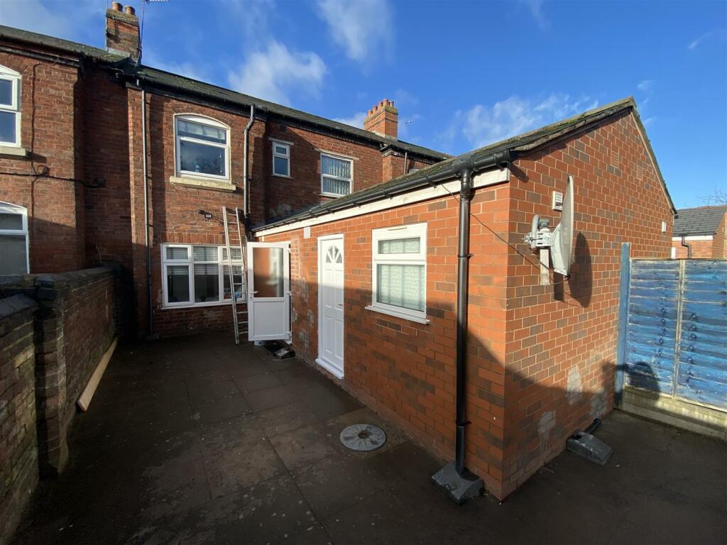 Rood End Road, Oldbury, B68 6 bed terraced house for sale - £320,000