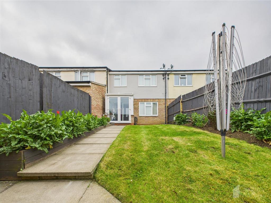 Archer Road, Pin Green, Stevenage SG1 3 bed house - £385,000