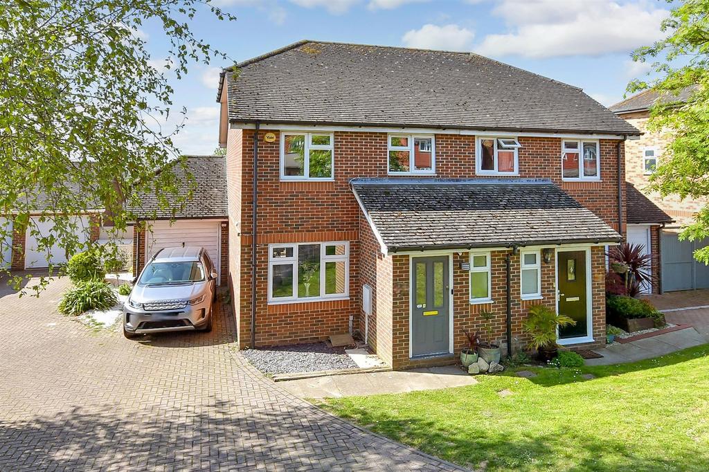 Hill House Drive, Minster, Ramsgate... 3 bed semi-detached house - £325,000