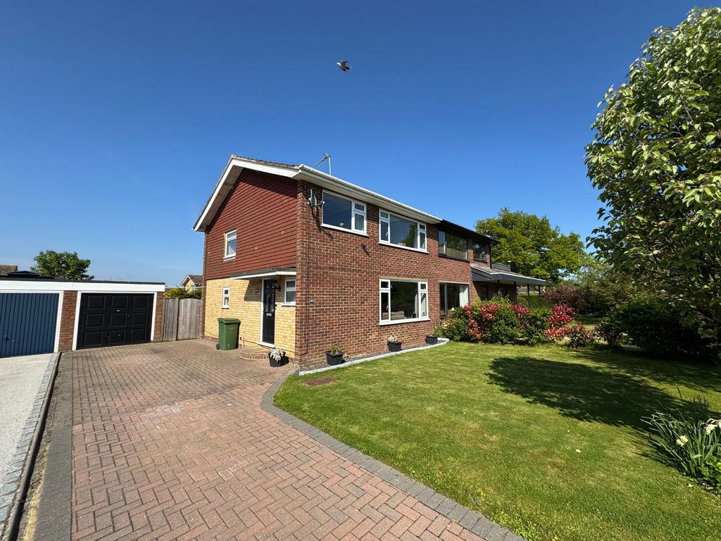 Staplehurst, Kent 3 bed semi-detached house for sale - £420,000