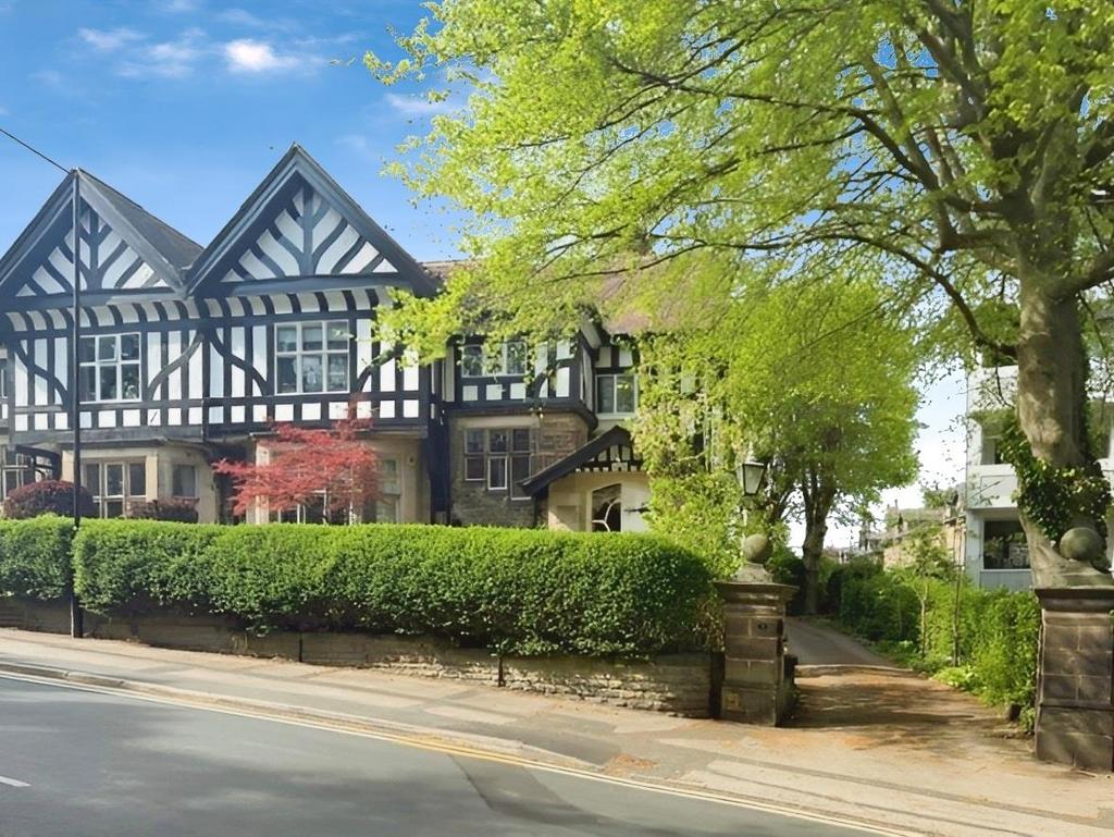 Springfield Avenue, Harrogate, HG1 2HR 2 bed flat for sale - £300,000