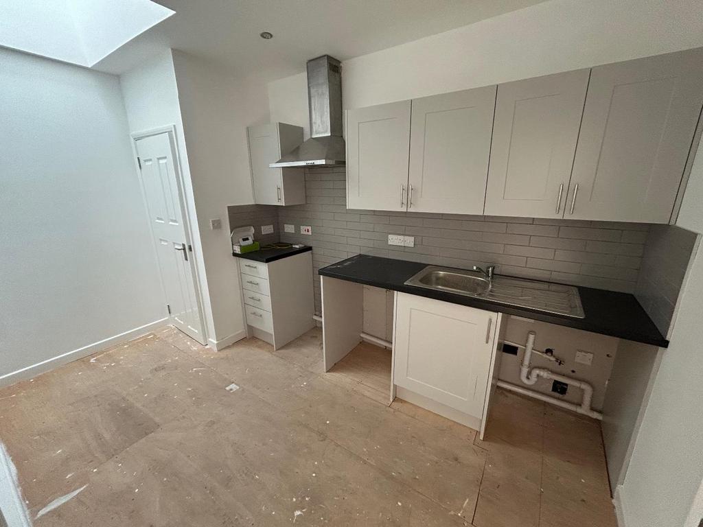 Bridge Street, Swindon 3 bed flat to rent - £1,150 pcm (£265 pw)
