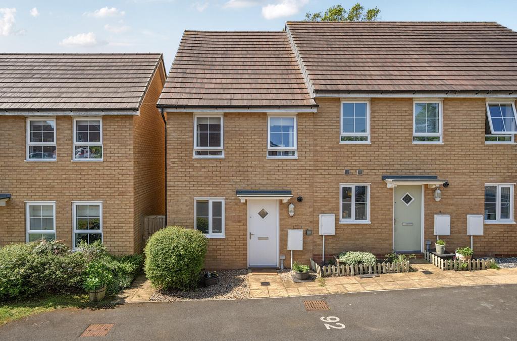 Greystone Walk, Cullompton, Devon, EX15 2 bed end of terrace house for ...