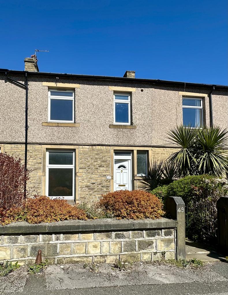 Adelphi Road, Huddersfield HD3 3 bed terraced house for sale - £199,950