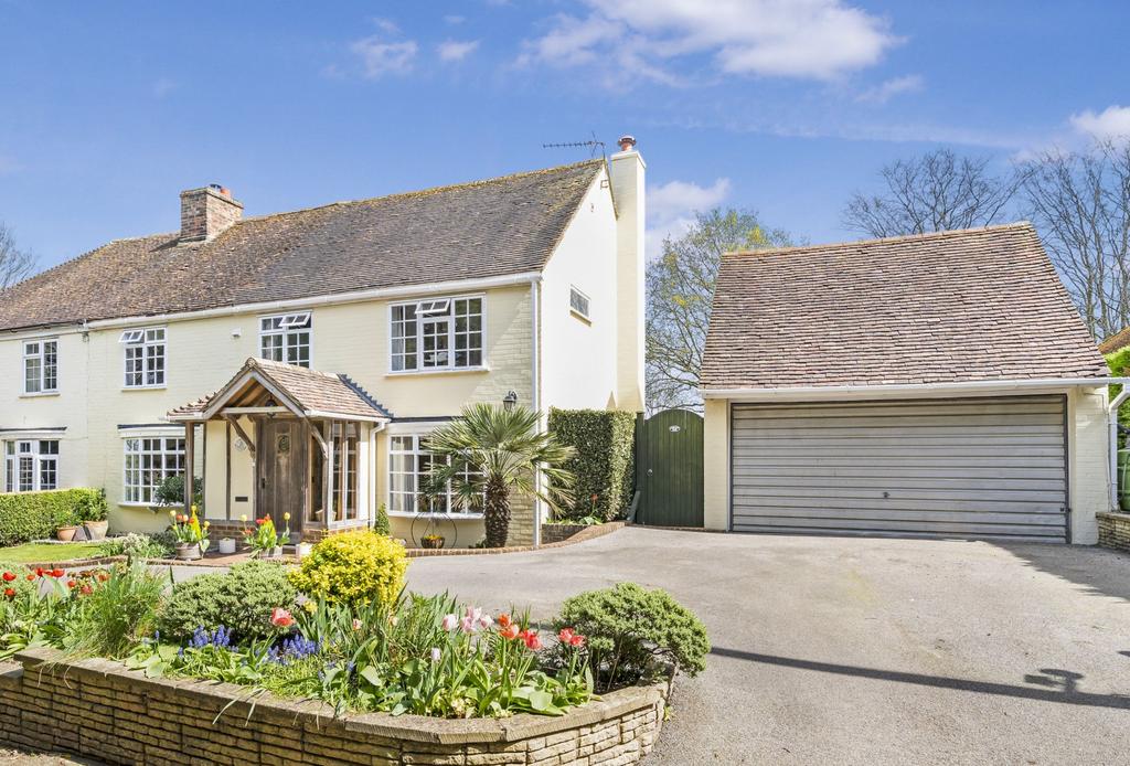 Chart Sutton, Maidstone ME17 4 bed semi-detached house for sale - £700,000