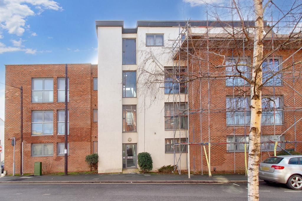 St. Pauls Road, Cheltenham GL50 1 bed flat - £795 pcm (£183 pw)