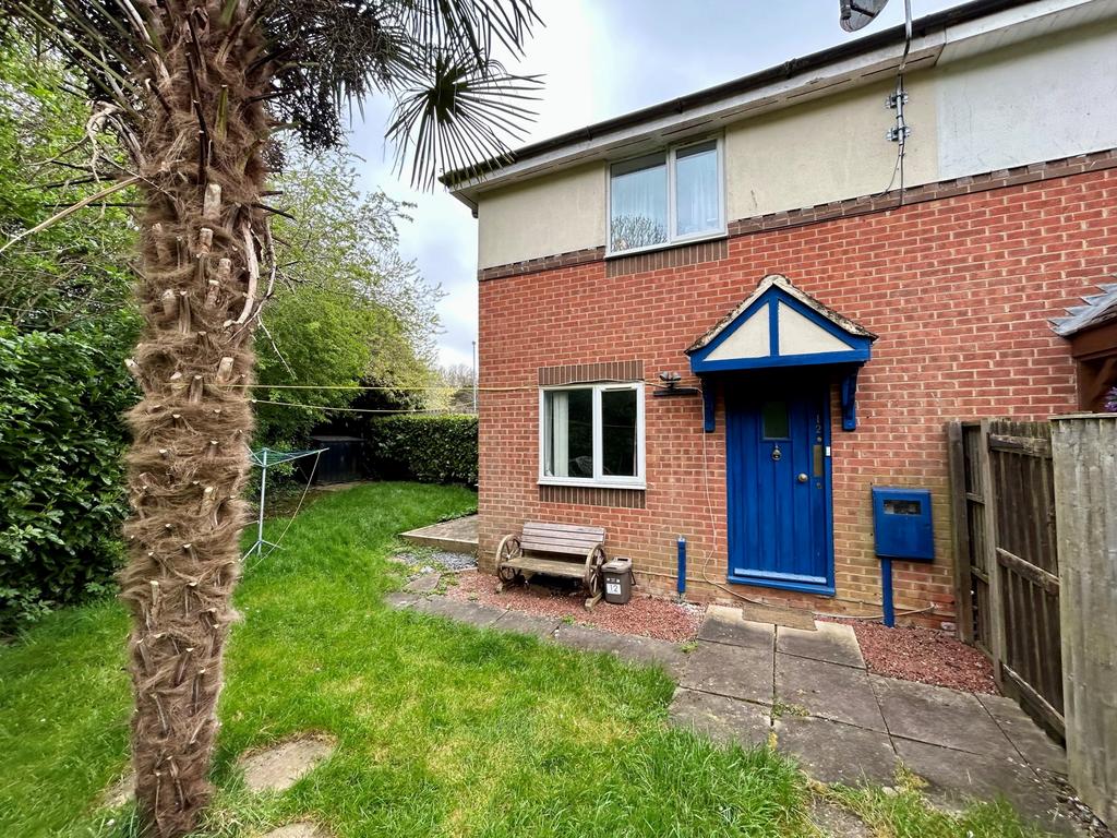 Cook Close, Ashby Fields, NN11 0SF 1 bed maisonette - £160,000
