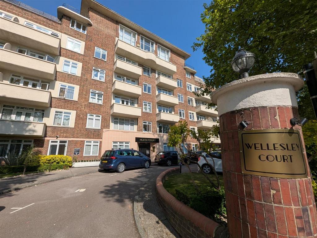 Wellesley Court 1 bed flat - £1,600 pcm (£369 pw)
