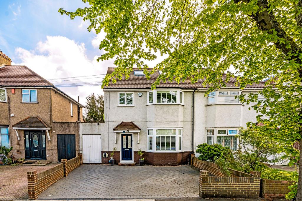 Sutlej Road, London, SE7 4 bed terraced house for sale - £775,000