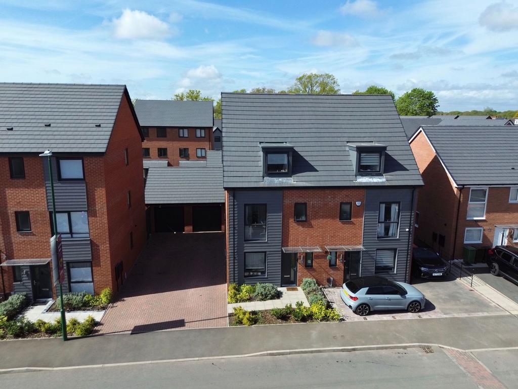 Light Hall Lane, Shirley 4 bed semi-detached house for sale - £460,000
