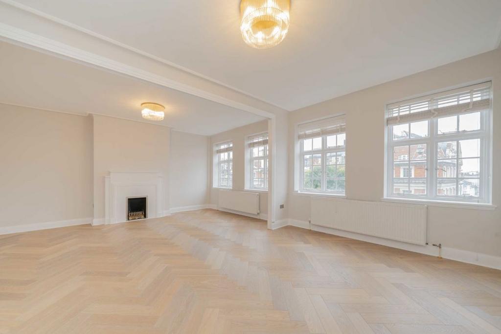 Kensington High Street, London W8 4 bed flat - £6,500 pcm (£1,500 pw)