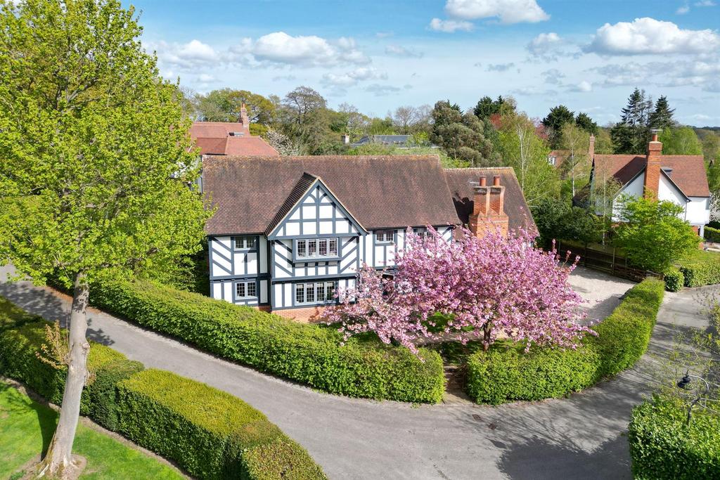 Hereward Mount, Stock, Ingatestone 5 bed detached house for sale - £ ...