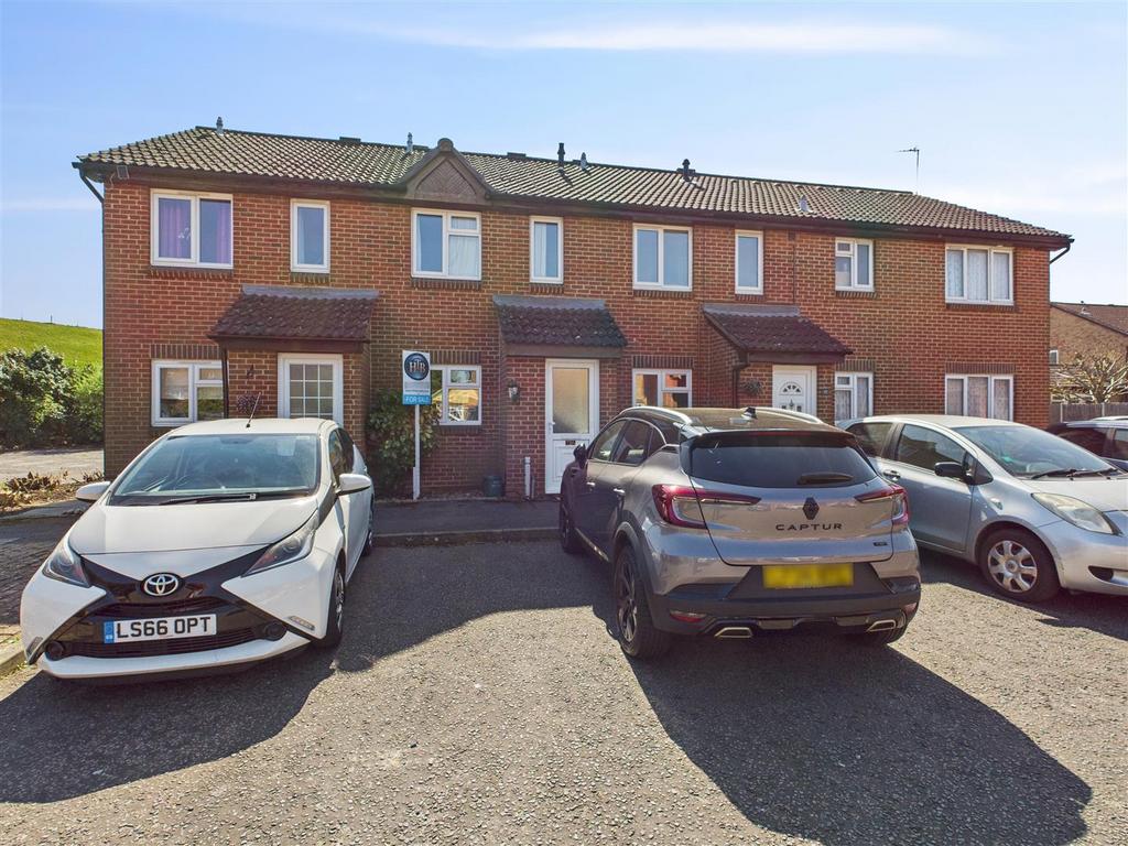 Telford Drive, Walton-On-Thames 2 bed terraced house - £1,600 pcm (£369 pw)