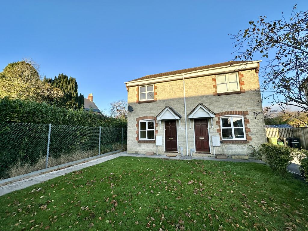 Gough Place, Cheddar, Somerset 2 bed house to rent - £1,050 pcm (£242 pw)
