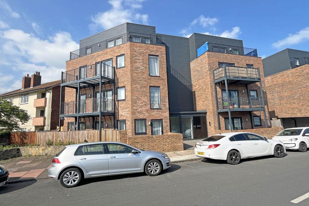 Langney Road, Eastbourne, BN22 8AG 2 bed flat for sale - £230,000