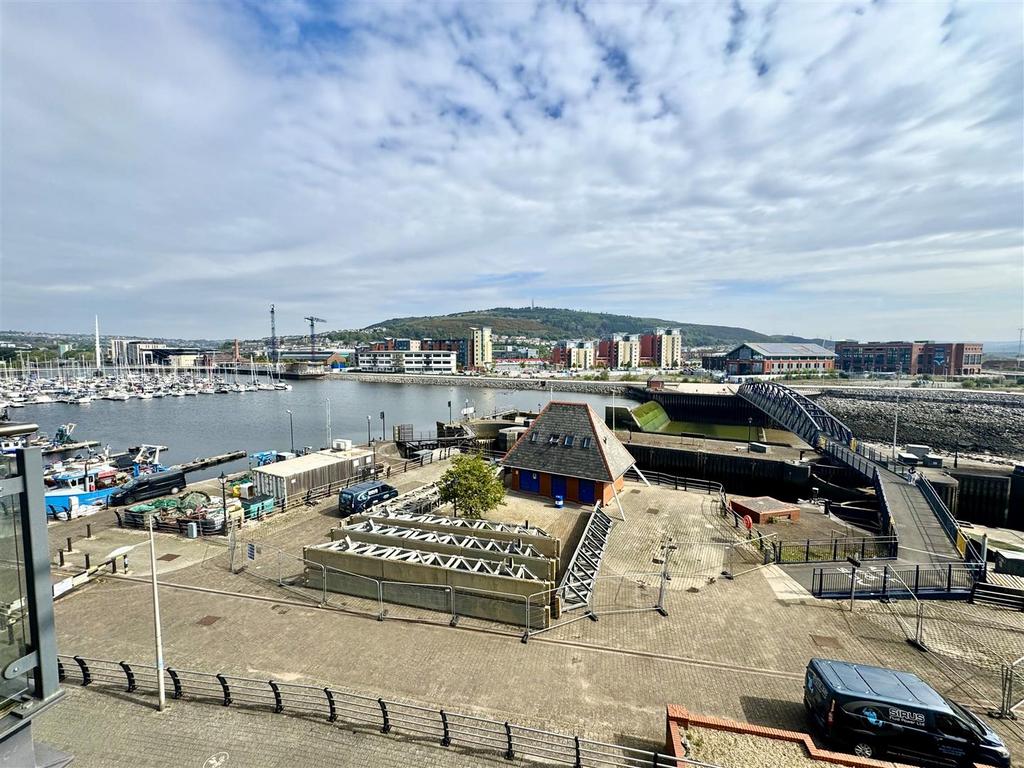 Marina Villas, Trawler Road Marina... 2 bed apartment for sale - £195,000
